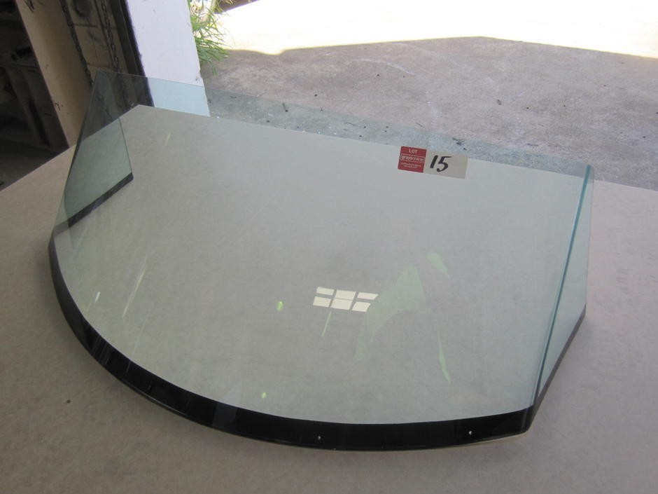 Haines Hunter 650 Prowler windscreen Auction (0015-1700347) | Grays ...