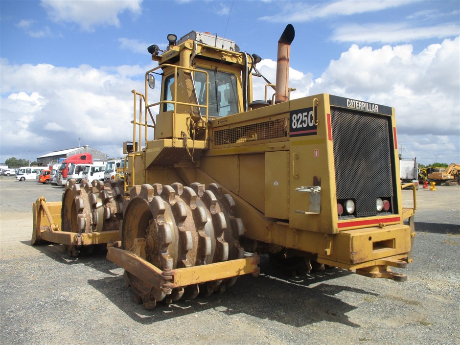 Caterpillar 825C Pad Foot Compactor Auction (0001-7022203) | Grays ...