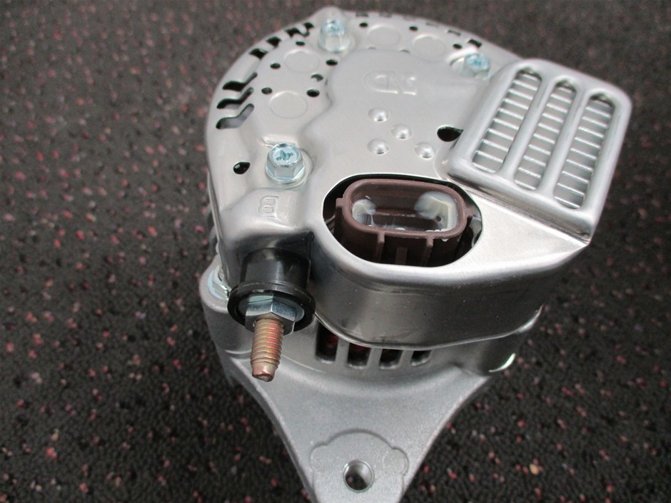 Yanmar Alternator and Starter Motor Auction (0575-7025796) | Grays ...