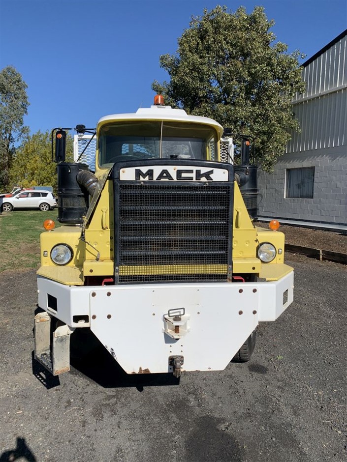 1983 Mack 6x6 Flat Bed Model M11 Truck Auction (0132-5040141) | Grays ...