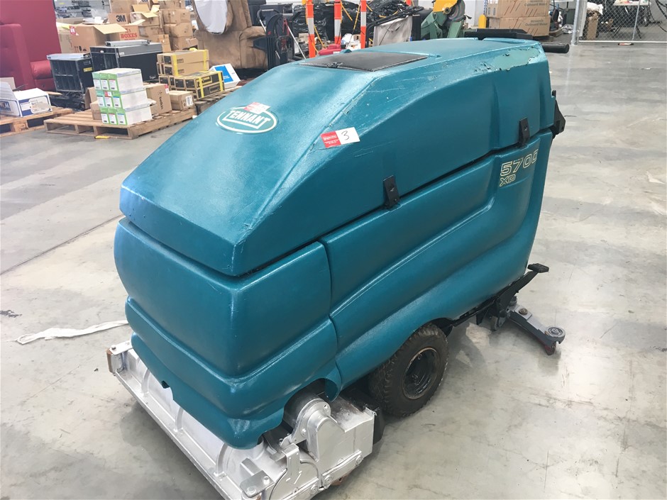 TENNANT 5700 XP FLOOR SCRUBBER. Auction (0003-9017175) | Grays Australia