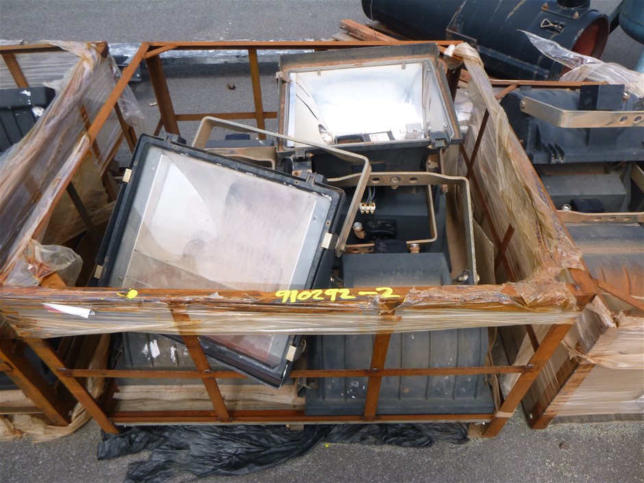 Pallet/Stillage Containing Quantity of Light Tower Lights Auction (0007 ...