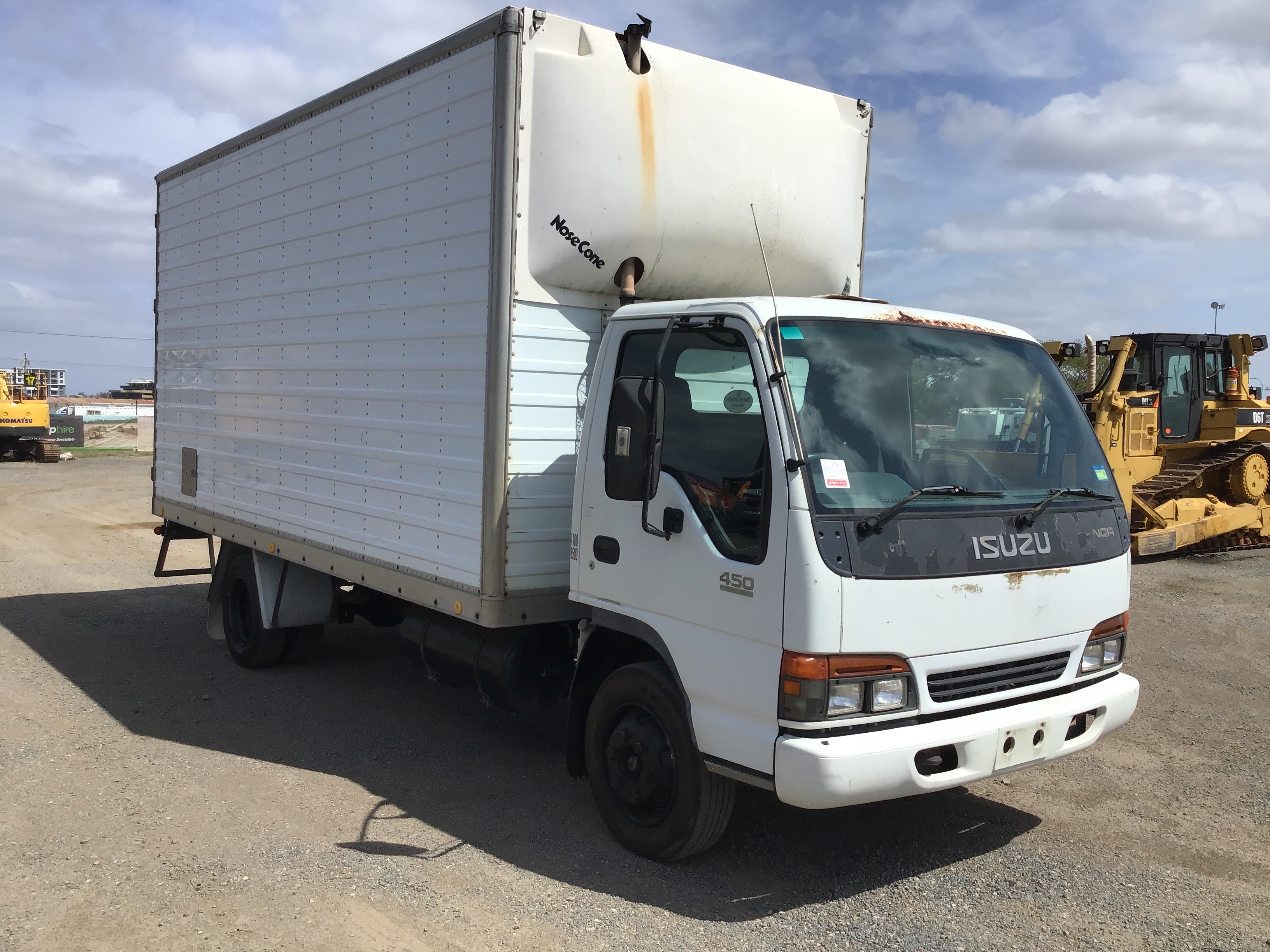 2000 Isuzu NQR 4 x 2 Pantech Truck Auction (0001-7029260) | Grays Australia