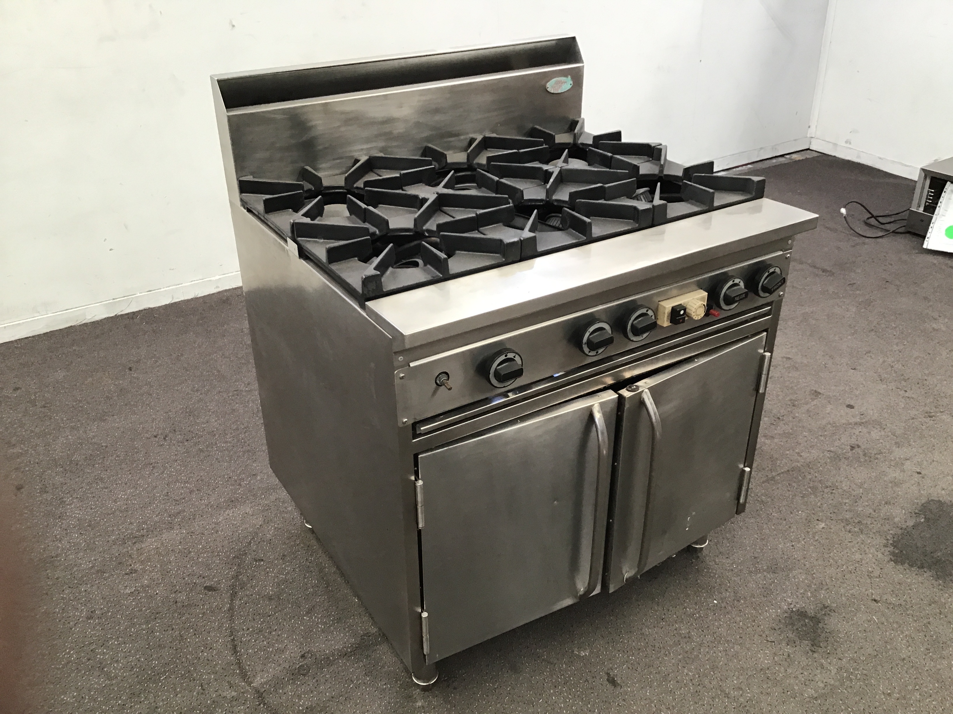 Supertron SUPERTRON 900-6 Oven Auction (0025-7029456) | Grays Australia