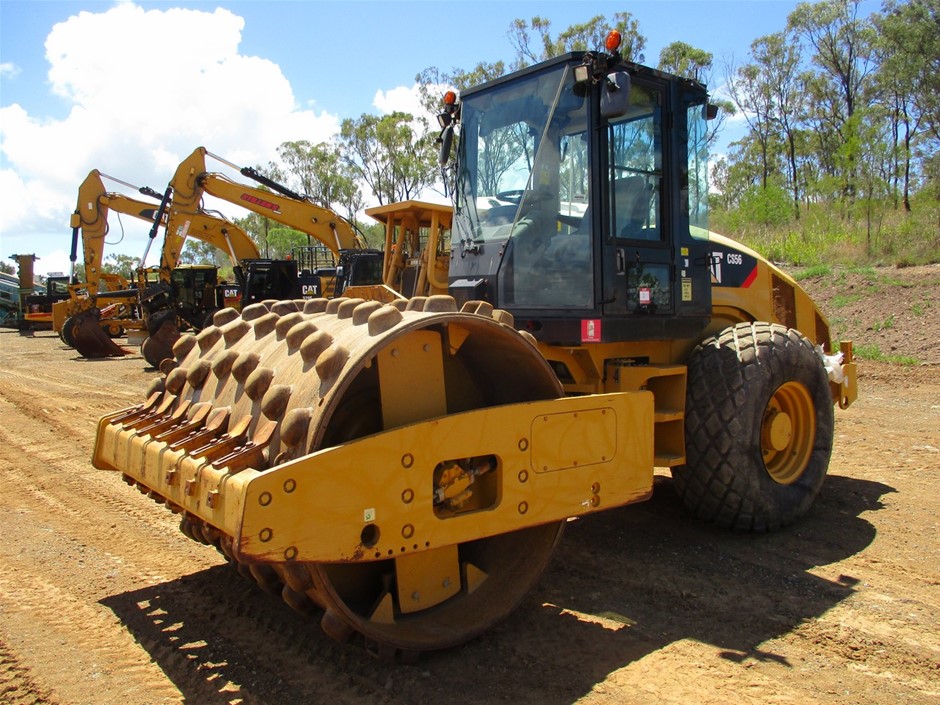 2012 Caterpillar CS56 Roller Smooth Drum - Pad Foot Kit Fitted Auction ...