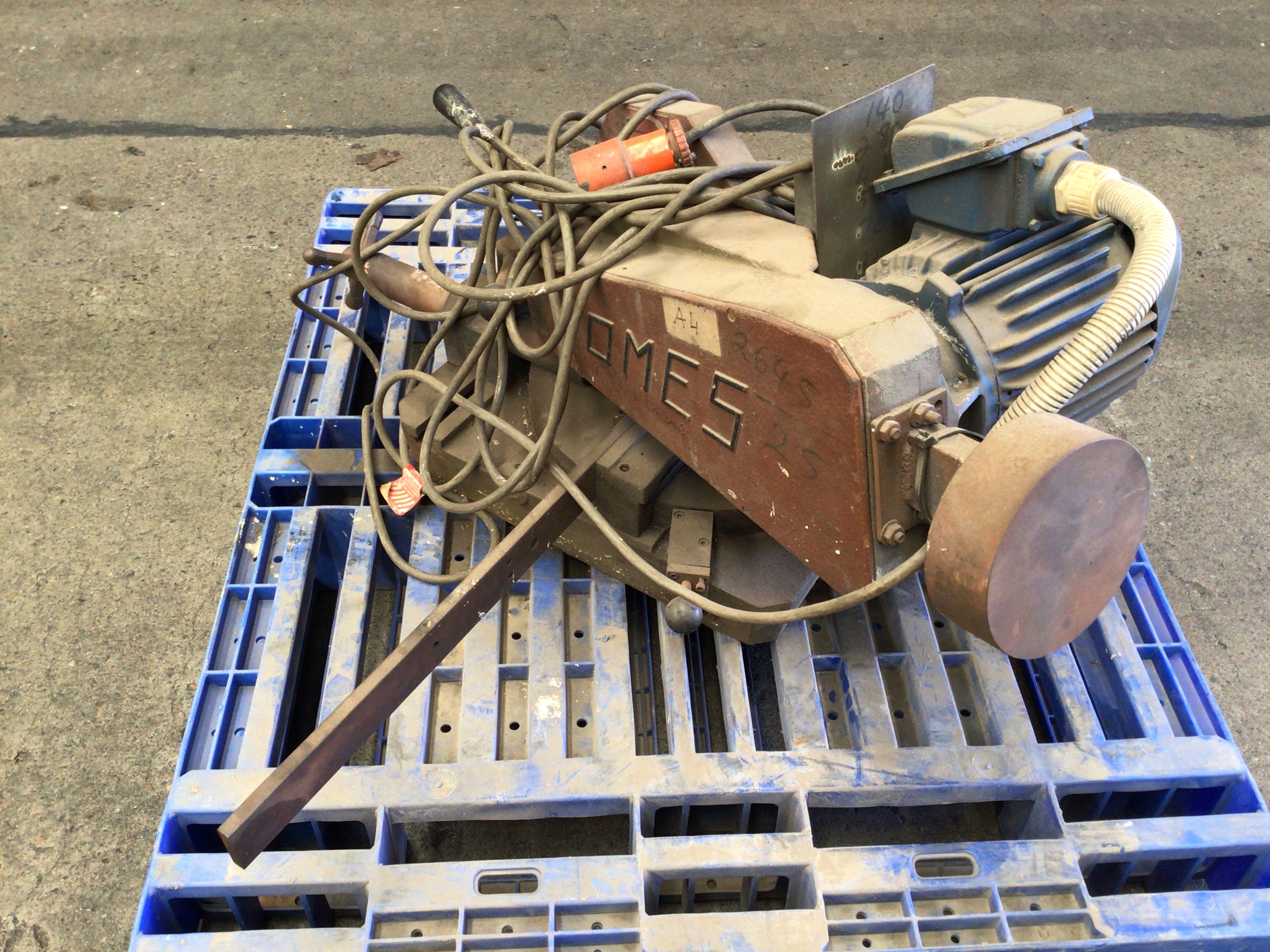 Omes Metal Cut Off Saw Auction (0006-7031324) | Grays Australia