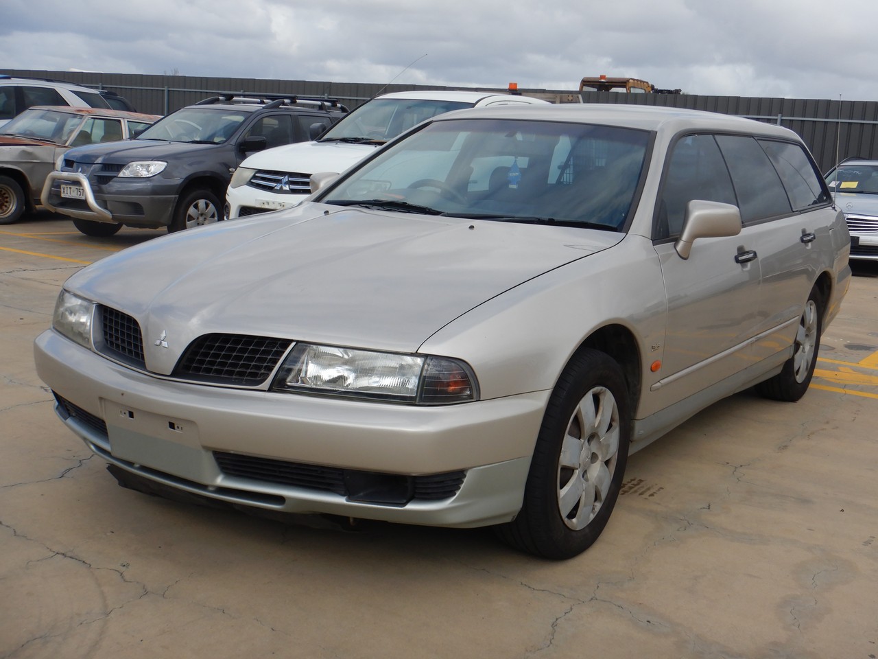 2001 Mitsubishi Magna Advance TJ II Automatic Wagon Auction (0001 ...