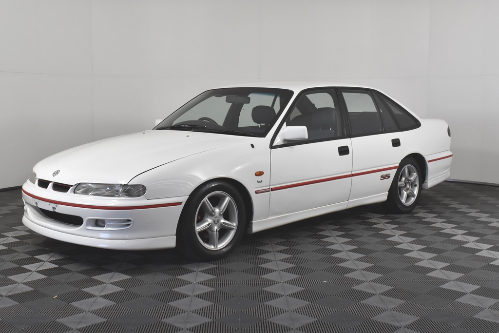 1996 Holden VS Commodore SS (HSV Enhanced) V8 Manual Sedan Auction ...