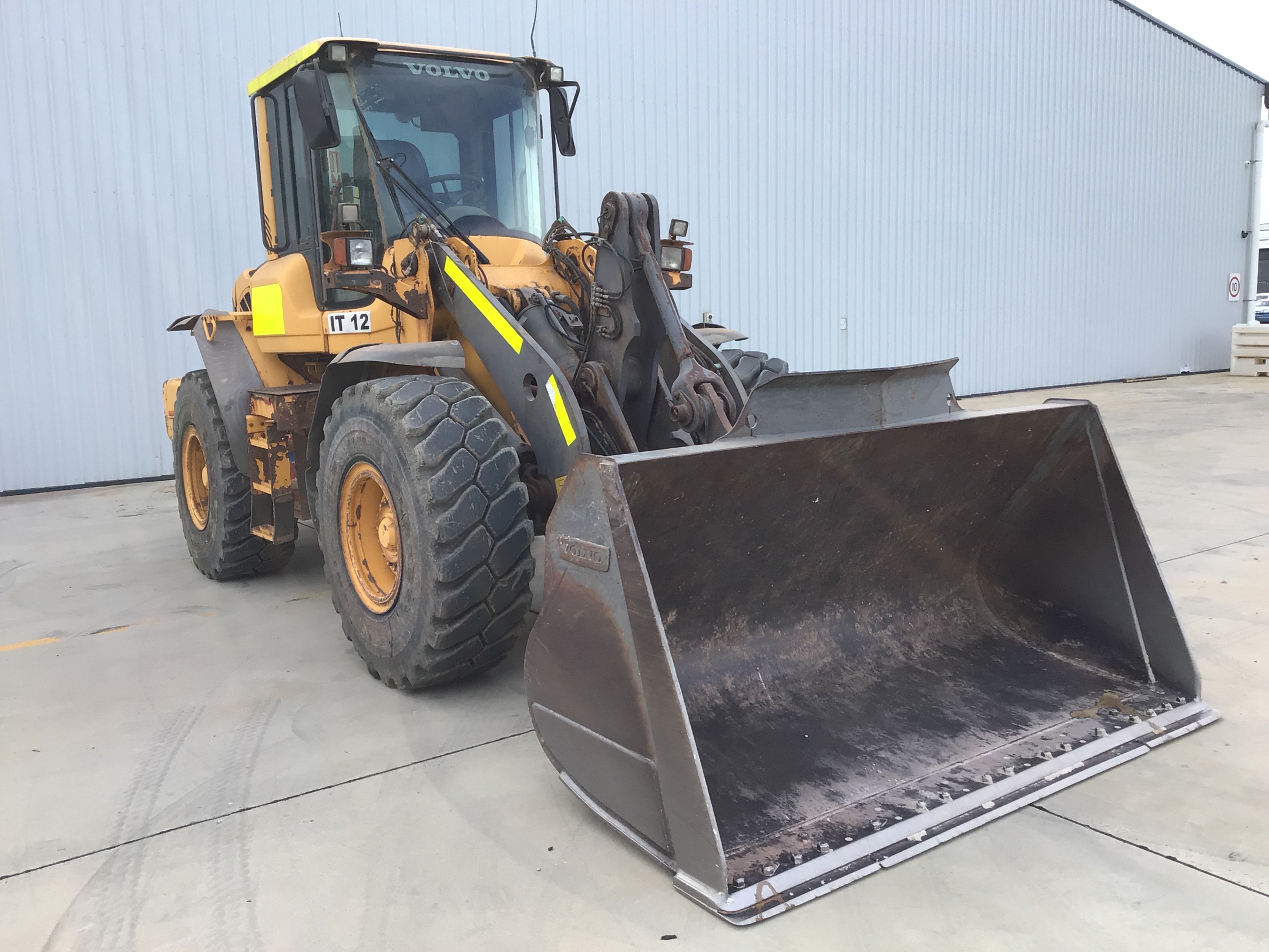 Volvo L90F Wheel Loader (Pooraka, SA) Auction (0001-8013464) | Grays ...