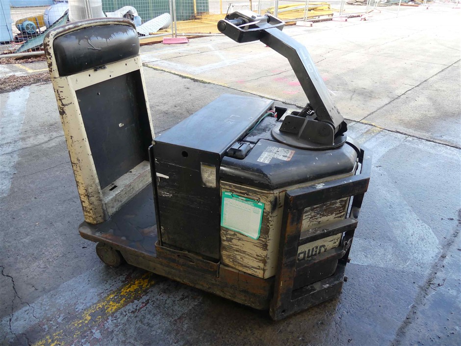 Crown, 200 TWR, Ride On Tow Tractor Auction (0004-3020491) | Grays ...