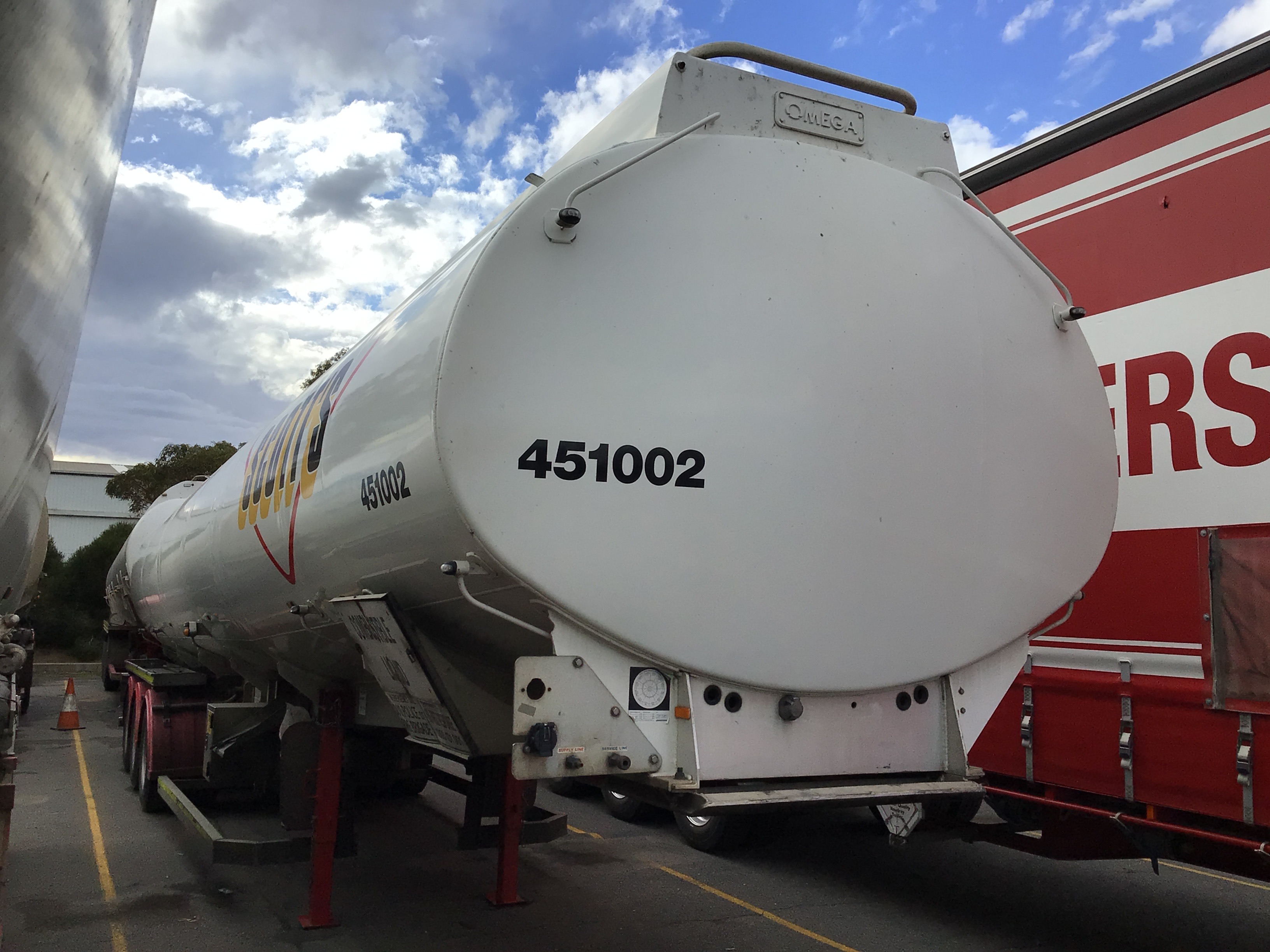 2008 Omega Triaxle Tanker Trailer Auction (0016-8013559) | Grays Australia