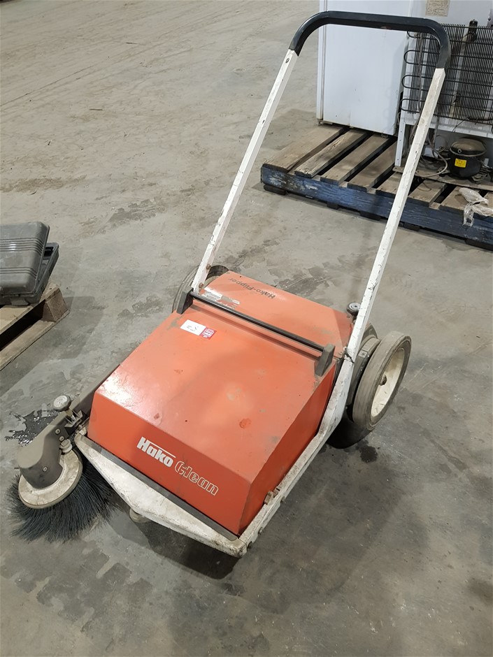 Hako Flipper Push Sweeper Auction (0087-3019800) | Grays Australia
