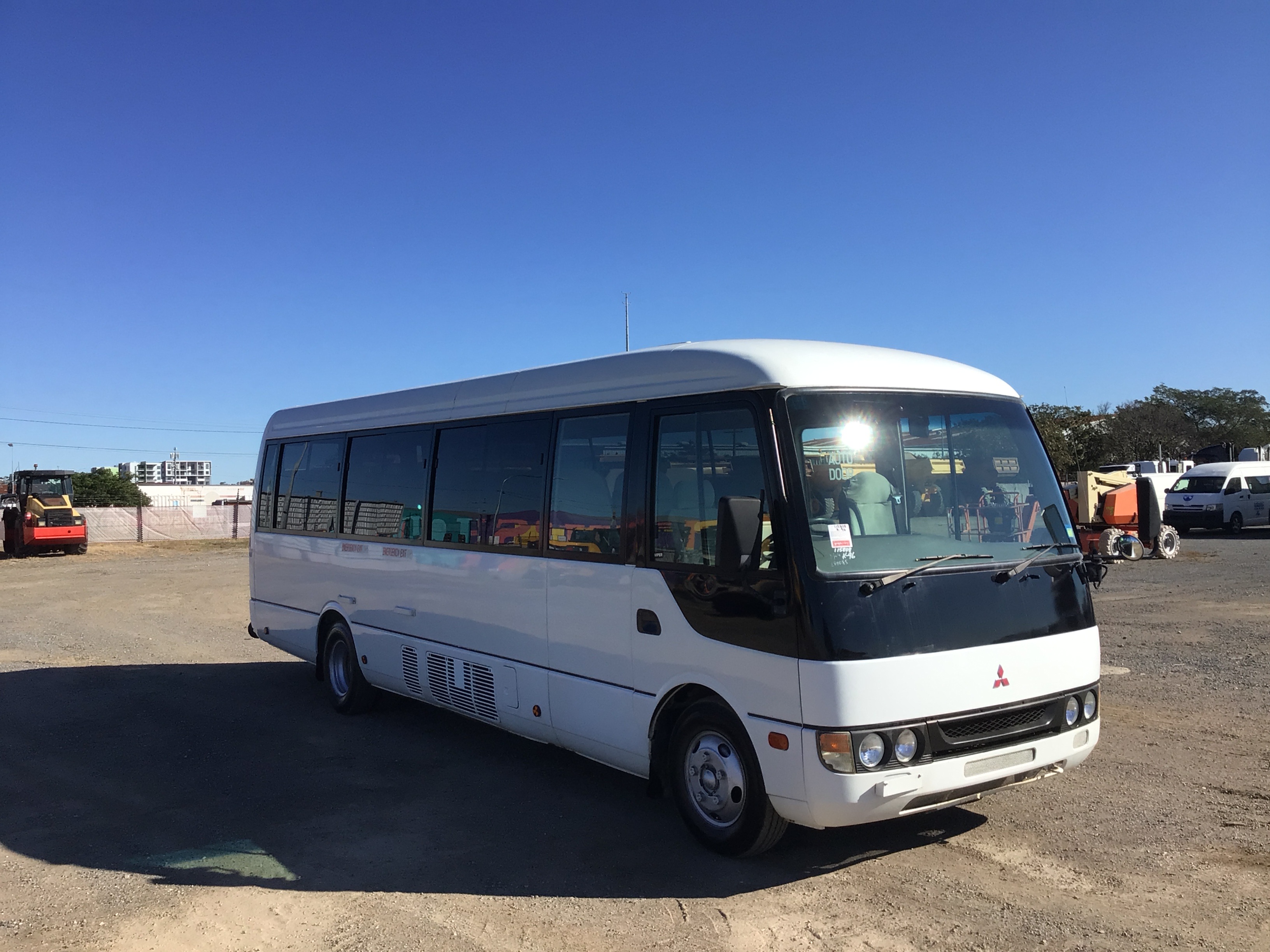 2004 Mitsubishi BE600 Rosa 4 x 2 25 Seat Bus Auction (0001-7034143 ...