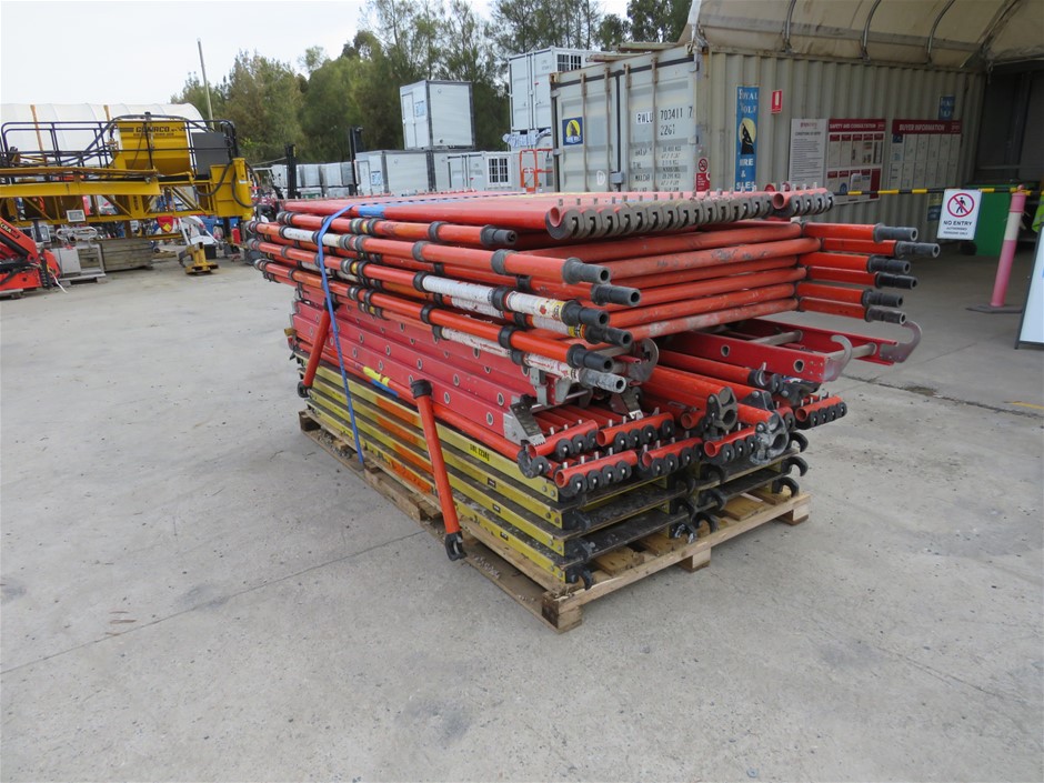 Fibreglass Scaffolding Bundle - 9M Single Width Auction (0034-5046196 ...