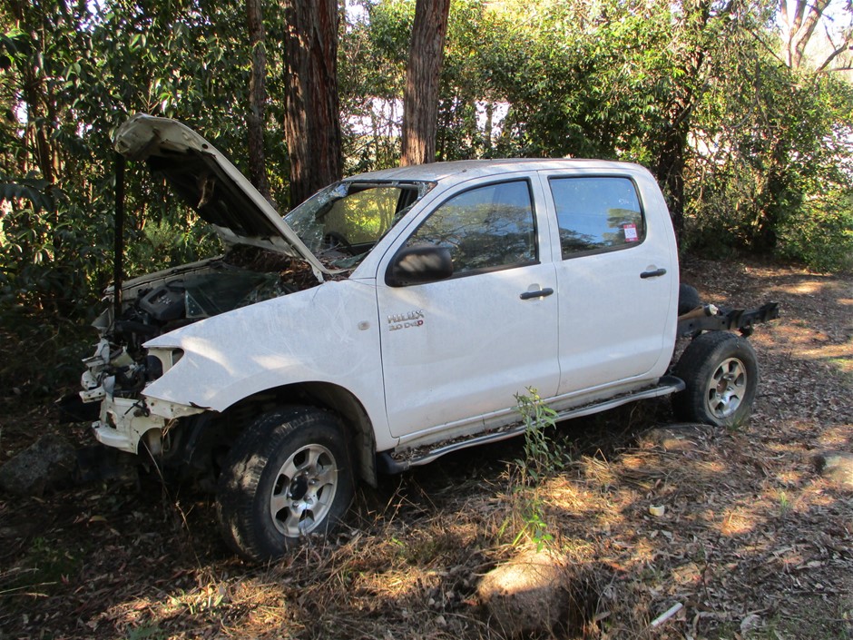 Toyota Hilux 4WD Manual - 5 Speed Ute Wreck Auction (0534-7034322 ...