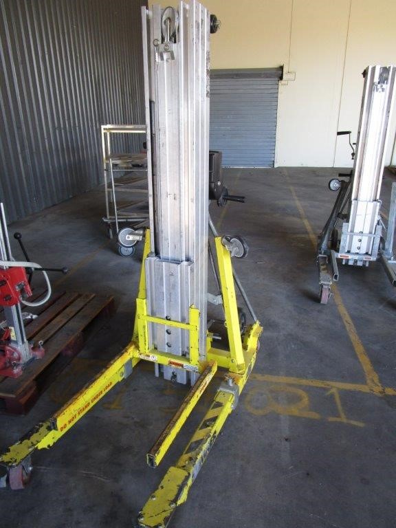 Sumner 2615 Material Hoist Auction (0011-7030693) | Grays Australia