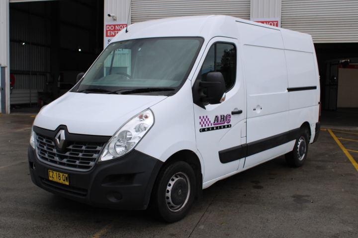 2017 Renault Master MWB MID ROOF Turbo Diesel Automatic Van 117,291 Kms ...