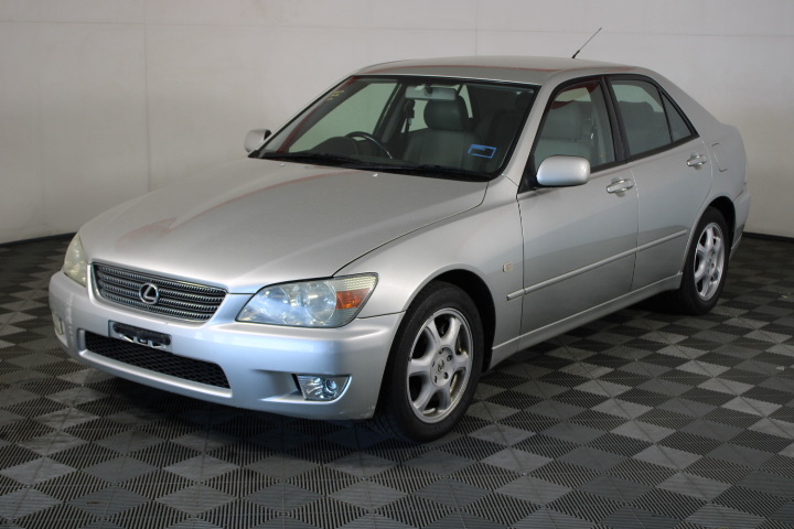 2000 Lexus IS200 Sports Luxury Automatic Sedan Auction (0001-10313433 ...