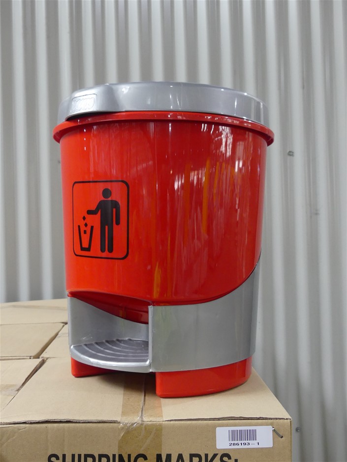 Bulk Quantities of Rayaco Step Bins & ISSA Wringer Buckets