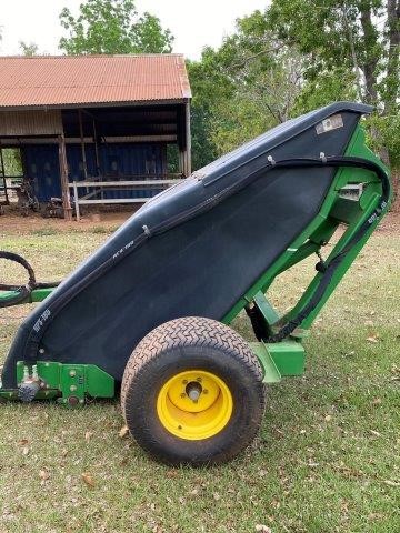 2011 John Deere Turf Collector TC125 (Sweeper) Auction (0002-8014212 ...