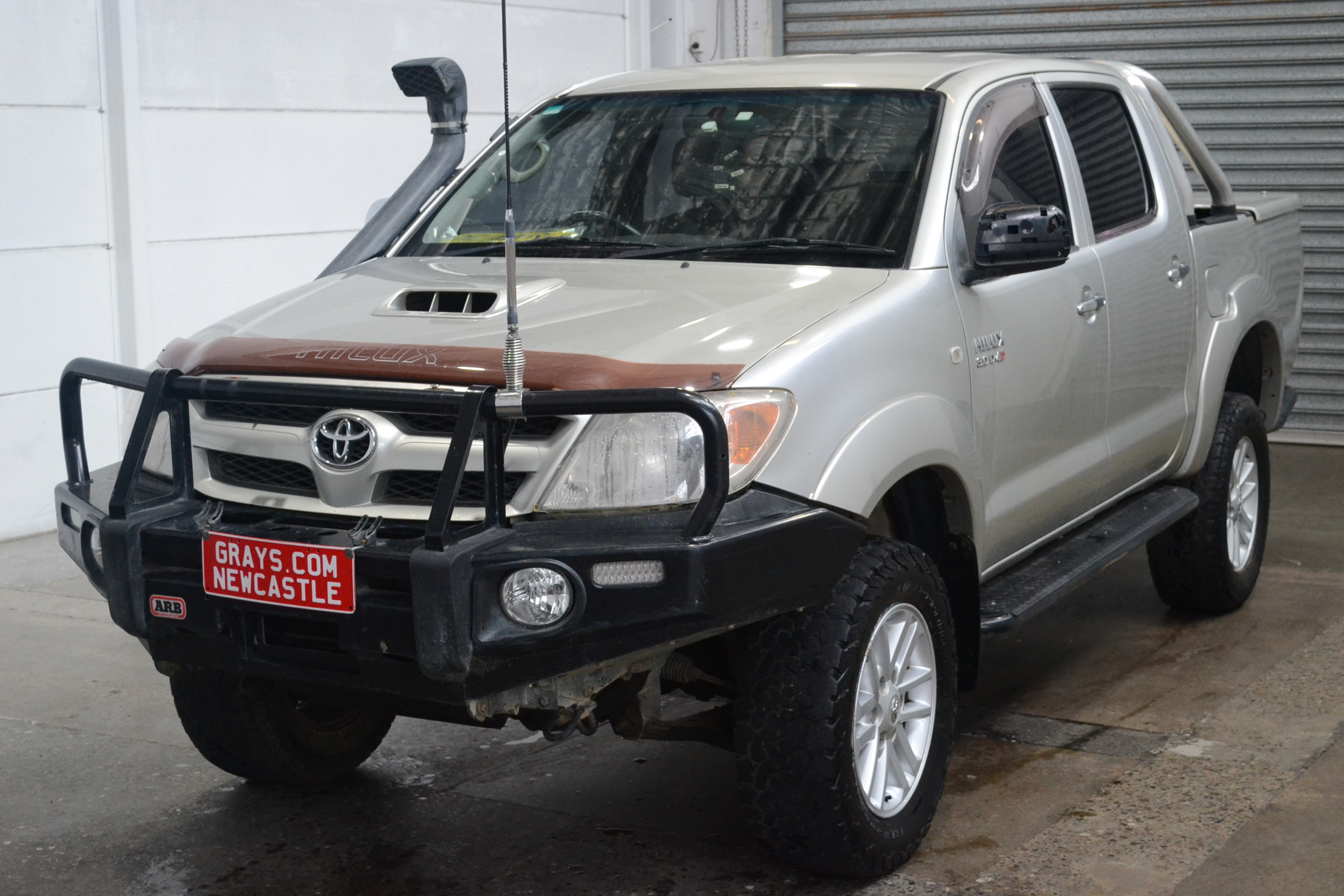 2006 Toyota Hilux SR5 (4x4) KUN26R Turbo Diesel Manual Dual Cab Auction ...