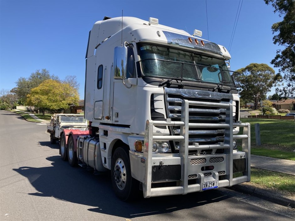 Freightliner Argosy Steps