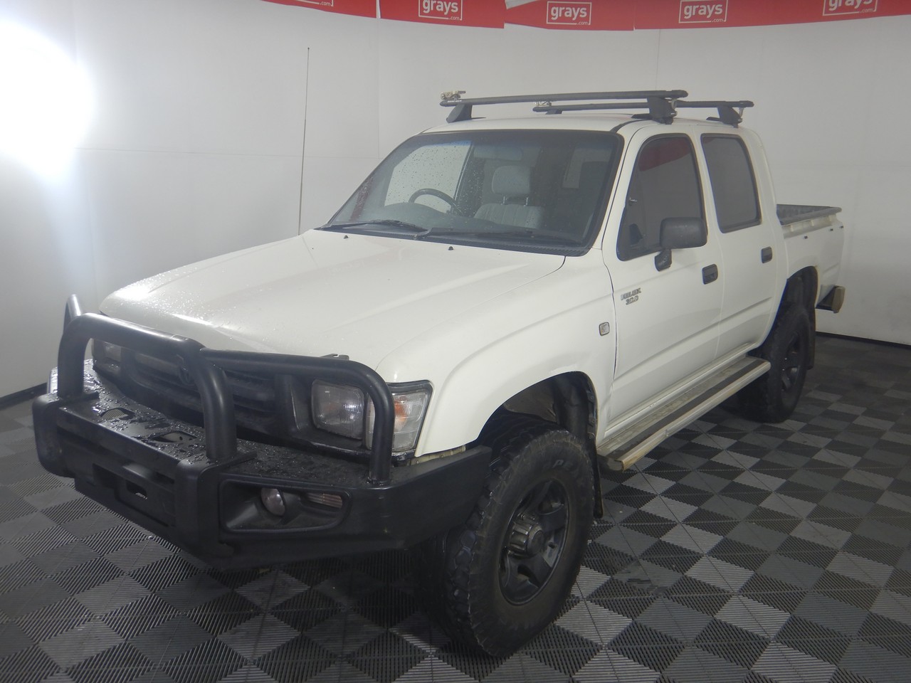 2000 Toyota Hilux (4x4) Manual Dual Cab Auction (0001-60028426) | Grays ...