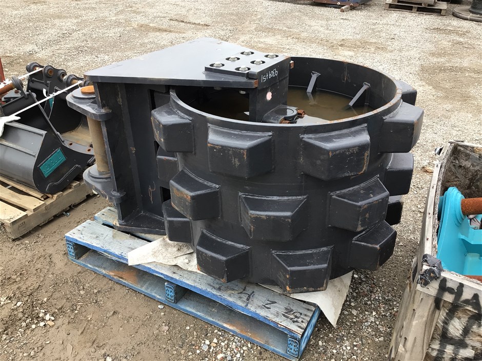 Unused Compaction Wheel Excavator Attachment Auction (0064-5049403 ...