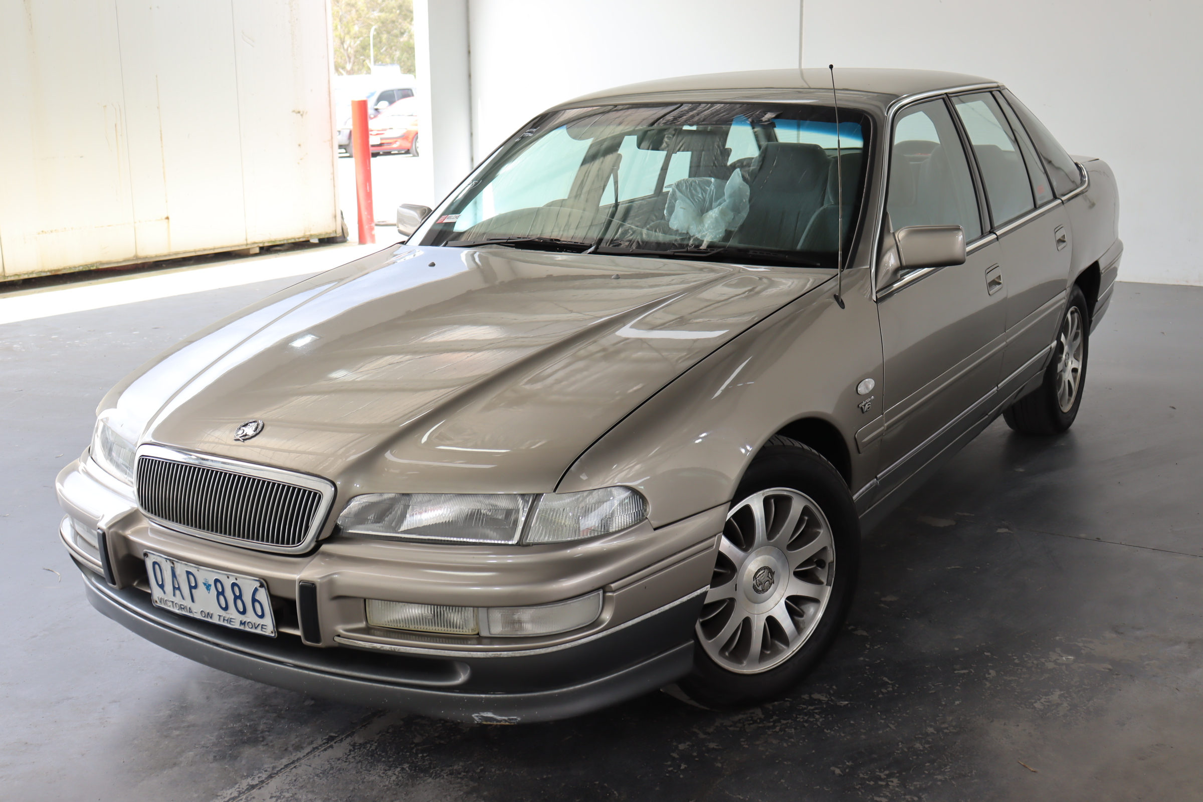 1998 Holden Statesman V6 VS Automatic Sedan Auction (0001-20080049 ...