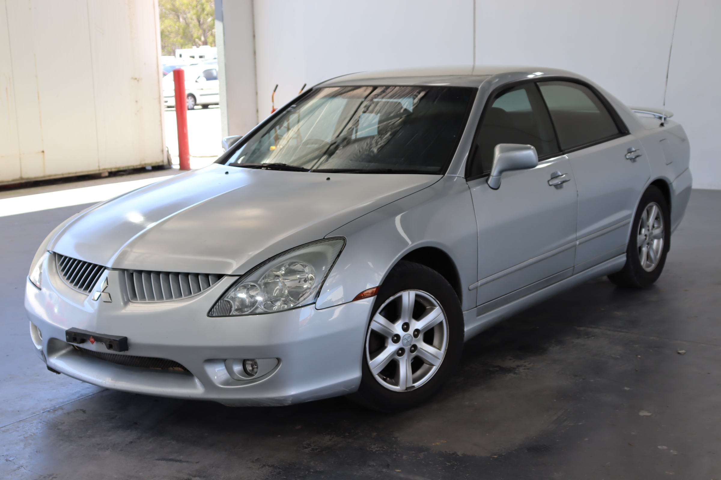 2004 Mitsubishi Magna VR-X AWD TW Automatic Sedan Auction (0001 ...