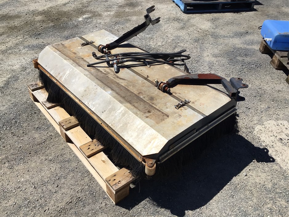 Pallet Containing Hydraulic Sweeper Auction (0086-5047738) | Grays ...