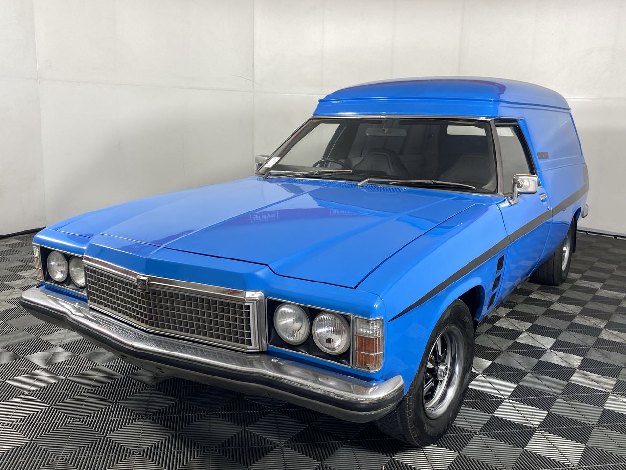 1982 HOLDEN Sandman Manual VAN Tribute Auction (0001-50067520) | Grays ...