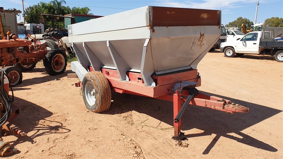Rovic Fertiliser Spreader Auction (0127-3021157) | Grays Australia