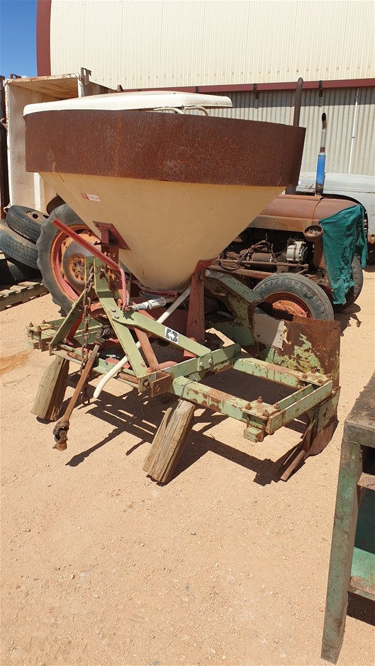 3 Point Linkage Fertilizer Spreader and Ripper Auction (0069-3021157 ...