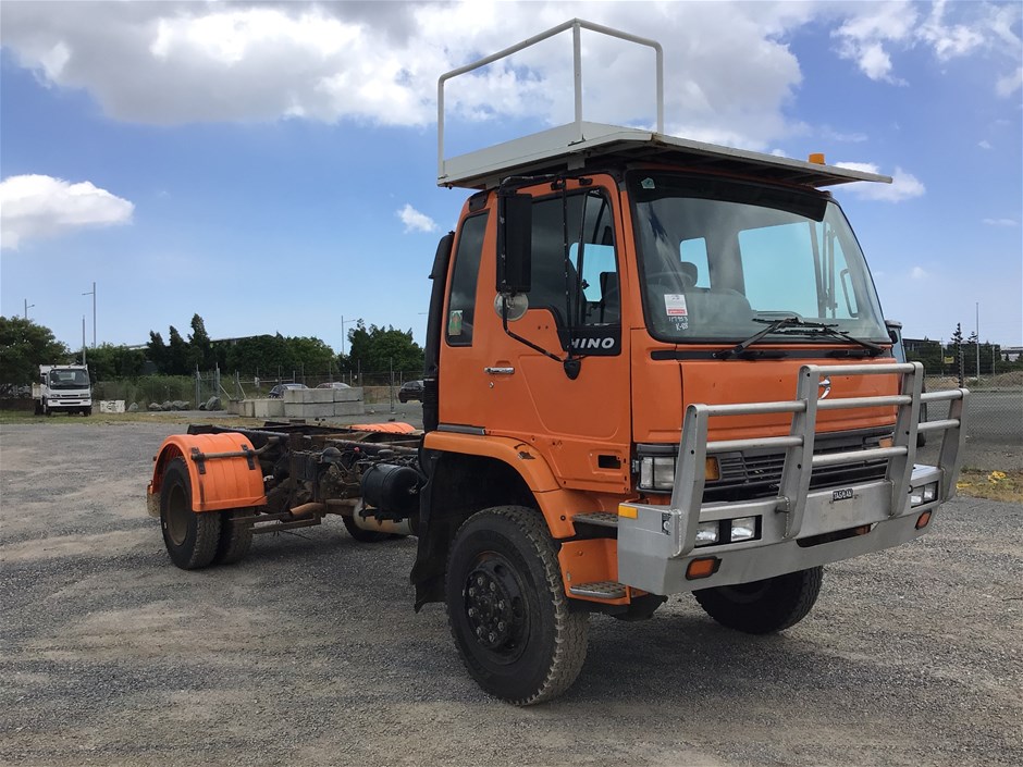 1996 Hino GT 4 x 4 Cab Chassis Truck Auction (0020-7037393) | Grays ...