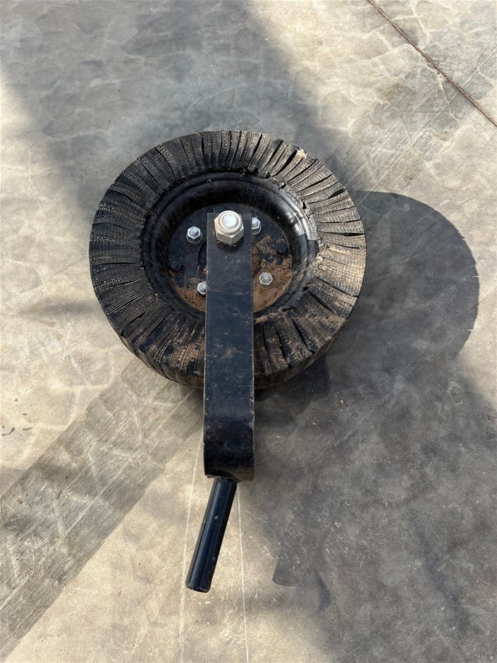 Segmented Rubber Slasher Jockey Wheel Auction (0178-3021157) | Grays ...