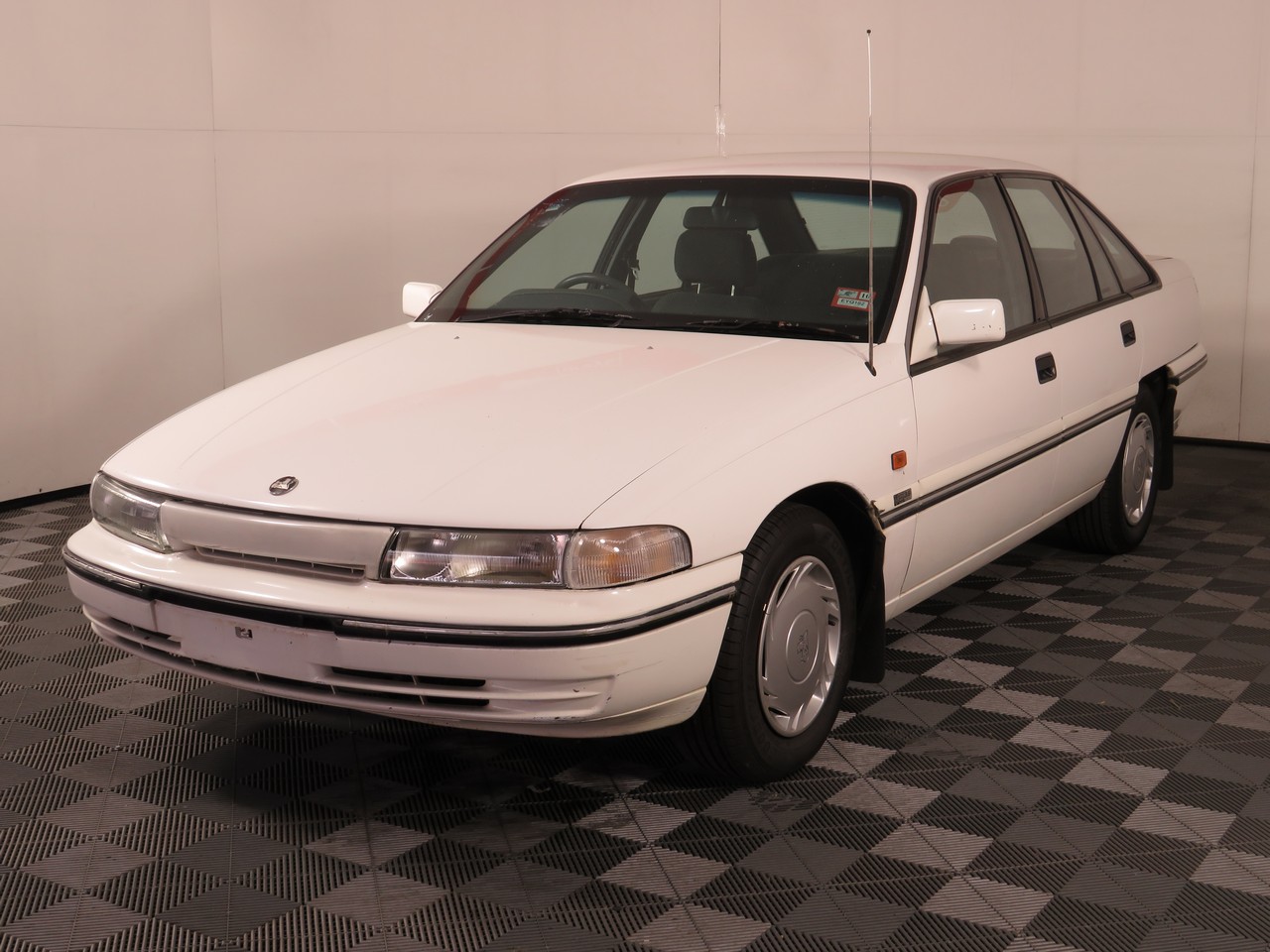 1992 Holden Commodore Berlina VP Automatic Sedan Auction (0001-60036833 ...