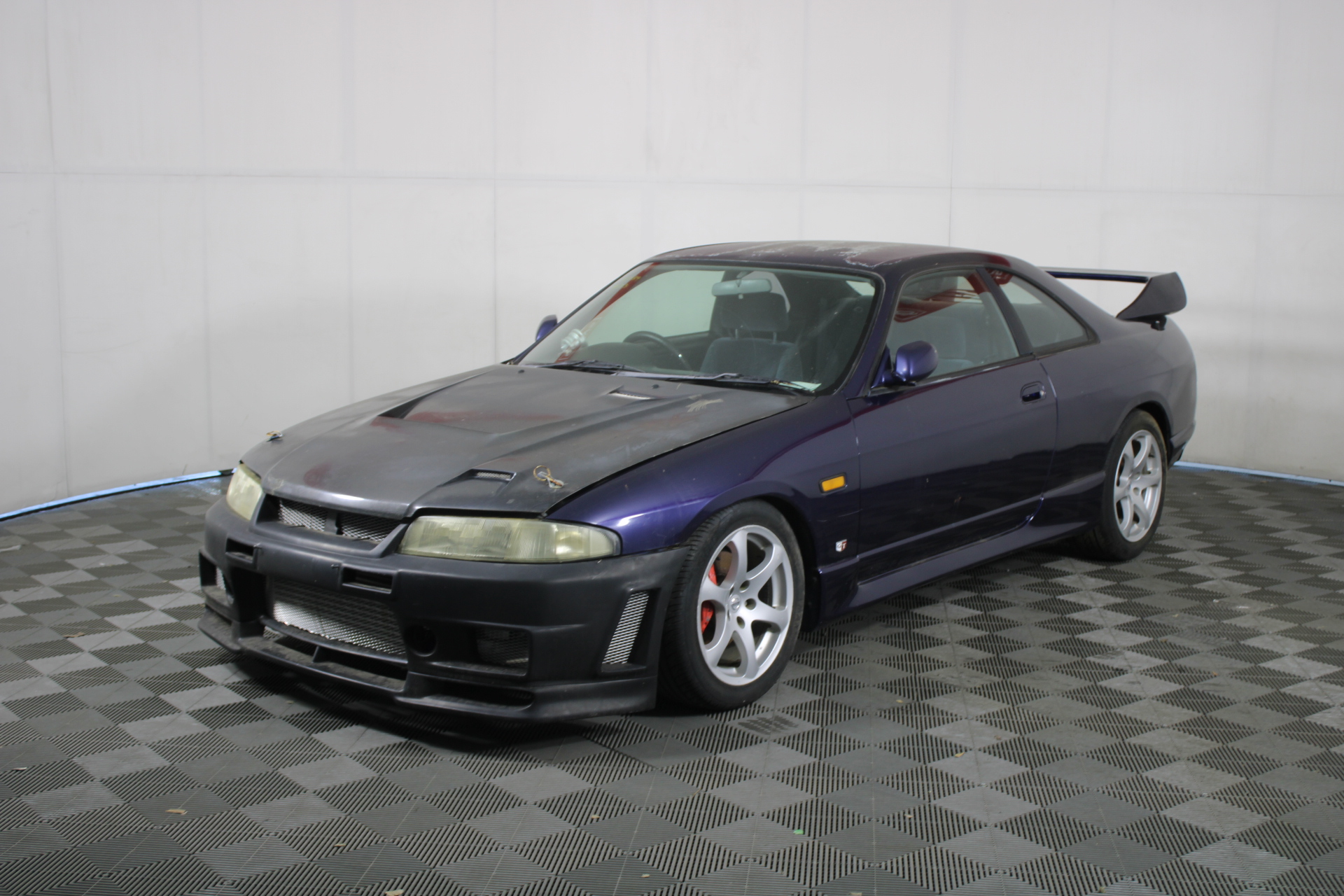 1995 Nissan Skyline Manual Coupe Auction (0001-10051693) | Grays Australia
