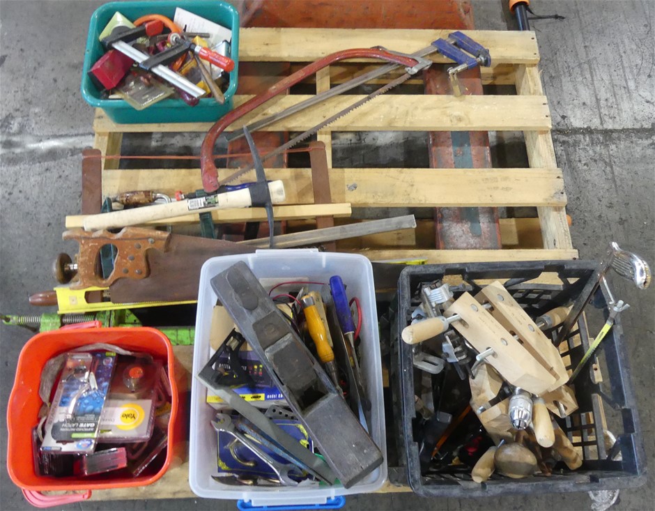 Bulk lot of assorted hand tools Auction (0031-5049156) | Grays Australia
