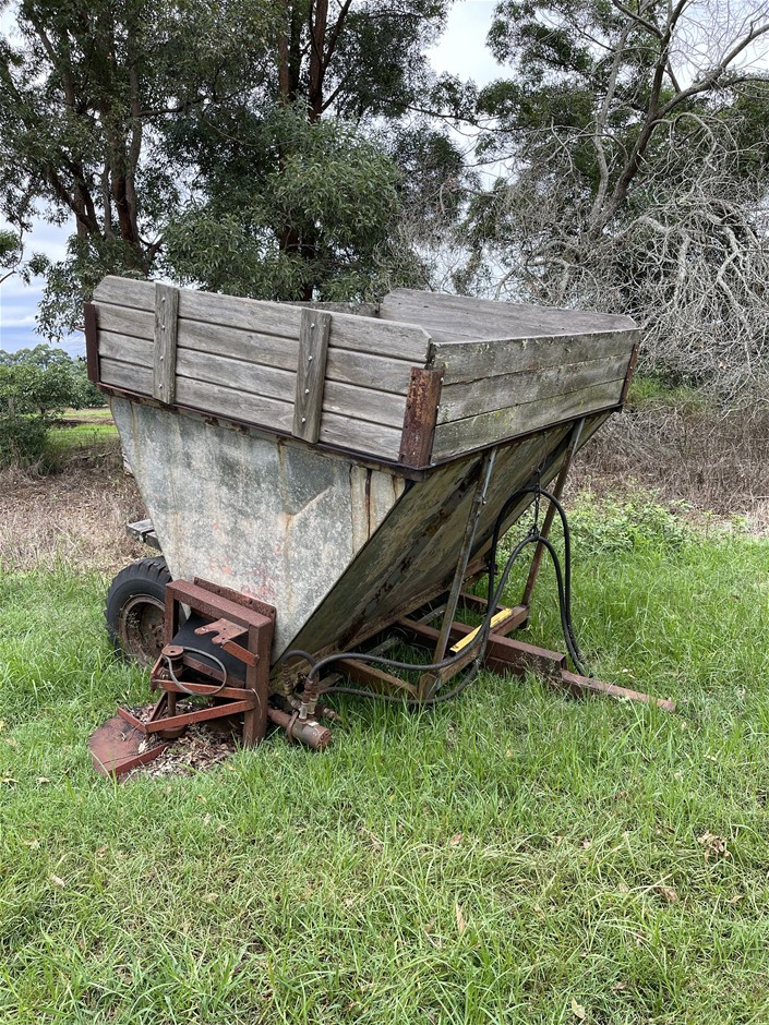 Manure Bin Spreader Auction (0234-7039114) | Grays Australia