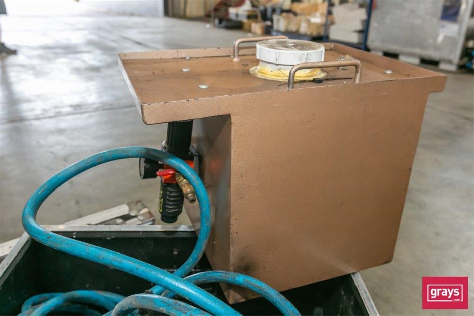 Pneumatic Oil Cracker Machine in Mobile Case Auction (0074-5049168 ...