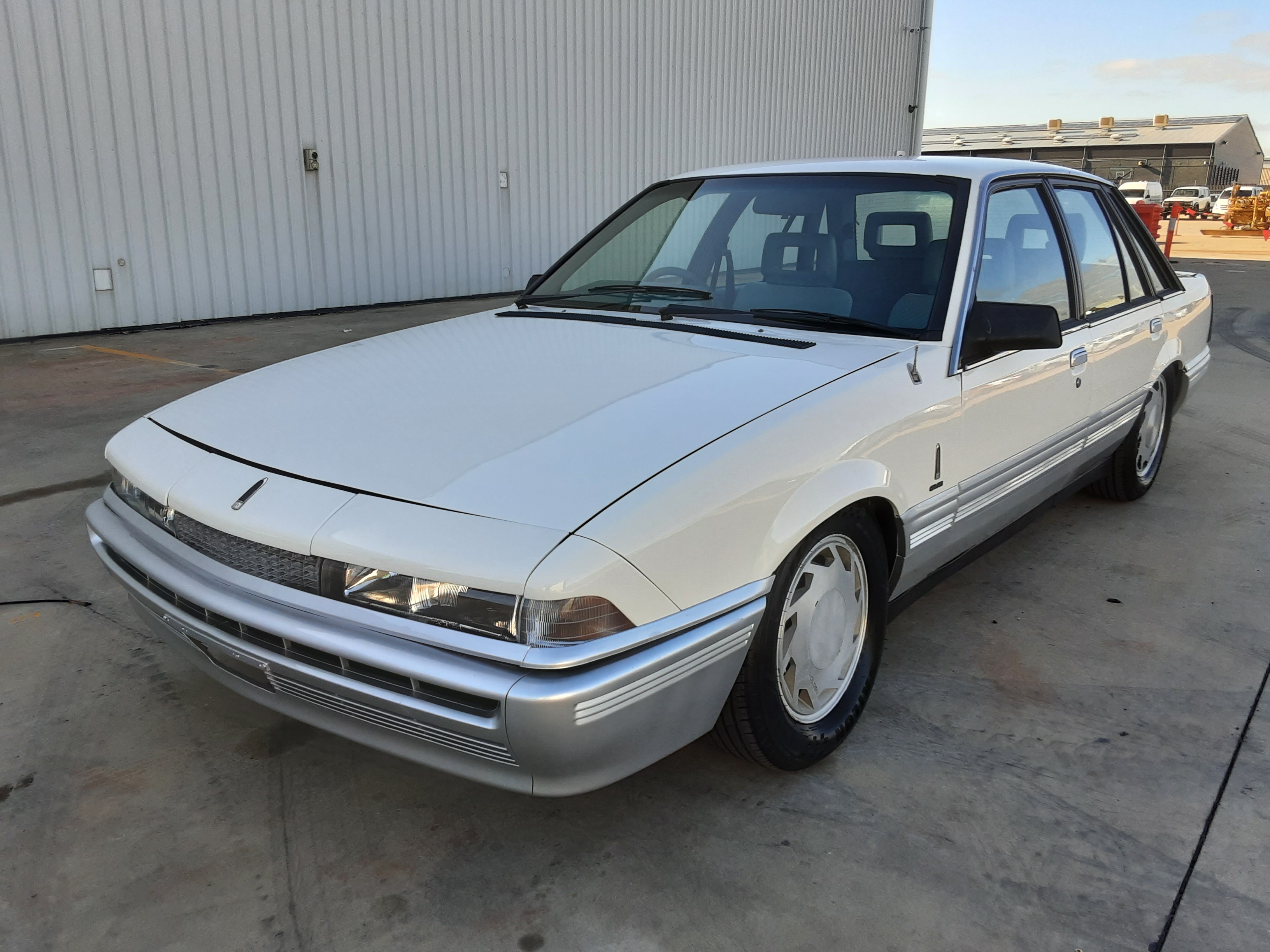 1986 Holden VL Calais Automatic Sedan Auction (0001-60011628) | Grays ...