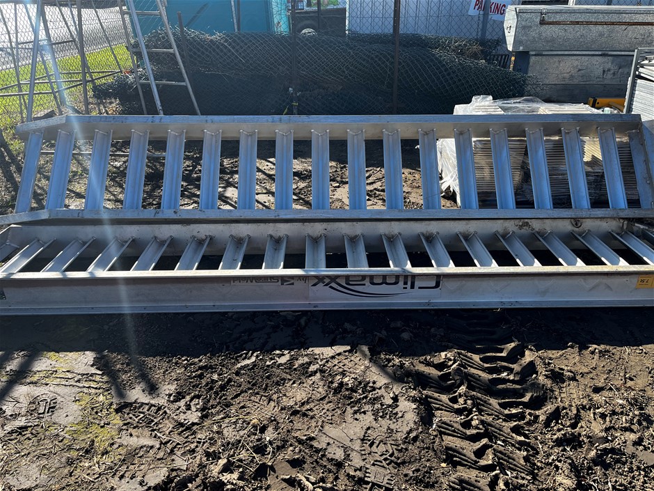 Pair of Alloy Ramps - 7.5T Capacity, 3600mm L x 600mm W Auction (0012 ...