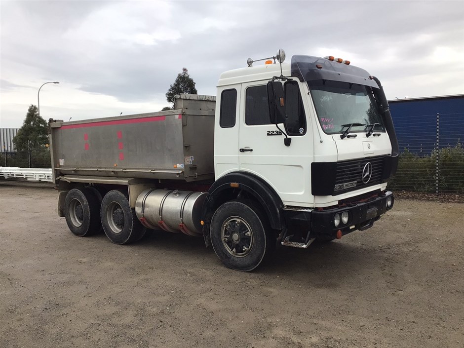 Unreserved 1986 Mercedes 2236 V Series (6 x 4) Tipper Truck