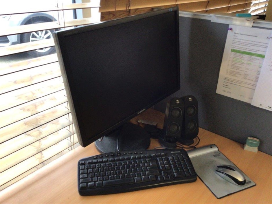 Samsung Monitor with Keyboard / Mouse Auction (0279-7040323) | Grays ...