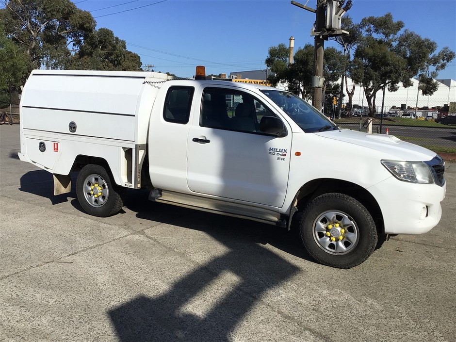 2013 Toyota Hilux 4WD Manual Space Cab Ute Auction (0001-3022905 ...