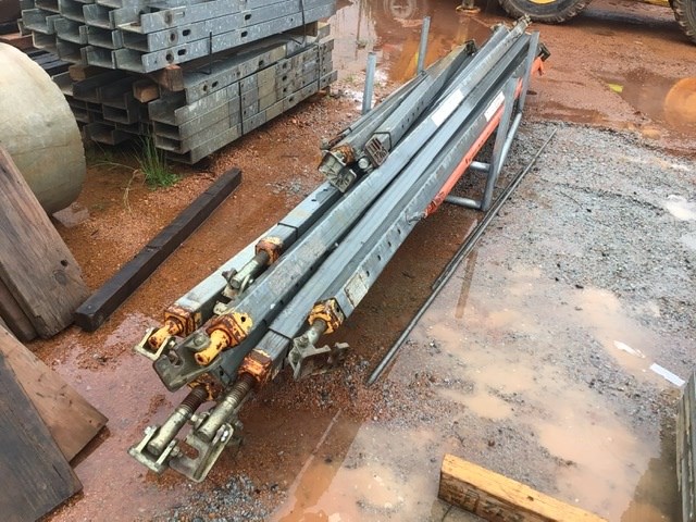 Stillage of Assorted Tilt Panel Braces Auction (0308-9033738) | Grays ...