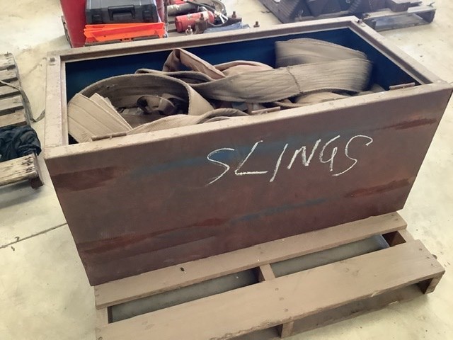 Tool Box Containing Assorted Slings Auction (0029-9034399) | Grays ...