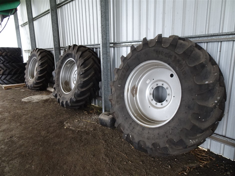 Case IH Patriot Sprayer Rims and Tyres (Sebastopol, SA) Auction (0120 ...
