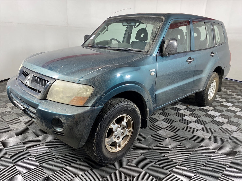 2005 Mitsubishi Pajero GLX LWB (4x4) NP Manual 7 Seats Wagon Auction ...